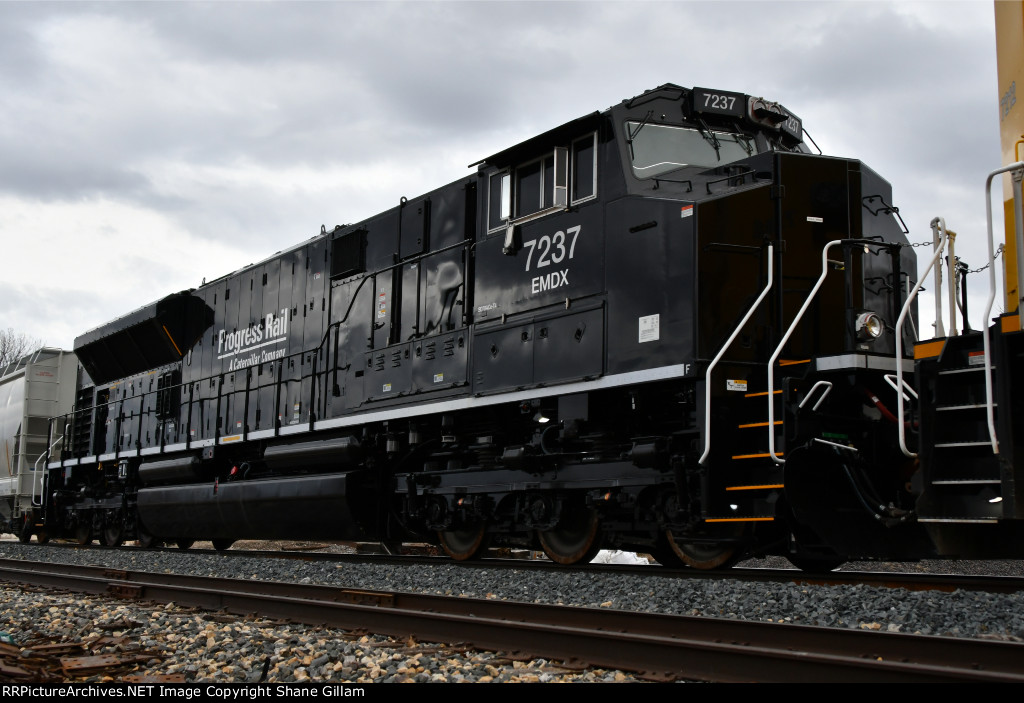 EMDX 7237 Roster shot.